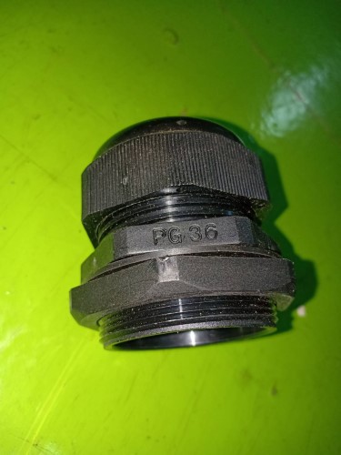 R&R PG29 สีดำ เคเบิ้ลแกลนด์เกลียวล็อค ราคา 390 บาท