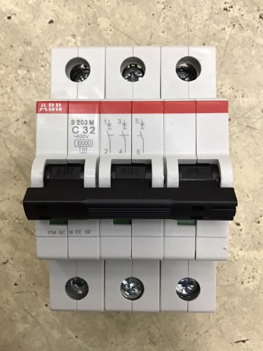 ABB S203M-C32 ราคา 1,073 บาท