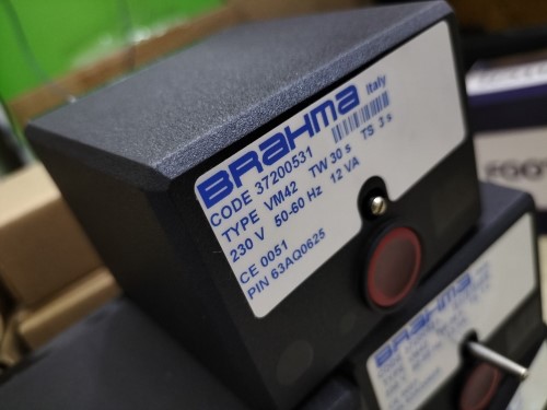 BRAHMA VM42 TW30S TS3S 230V ราคา 9,000 บาท