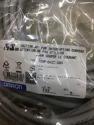 OMRON XS2F-D422-DD0 ราคา 450 บาท