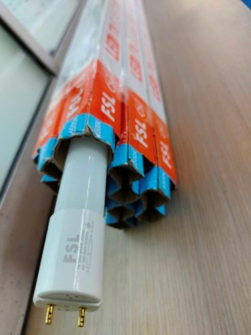 หลอดไฟ FSL LED T8 GLASS TUBE 18W 6500K ราคา 90 บาท