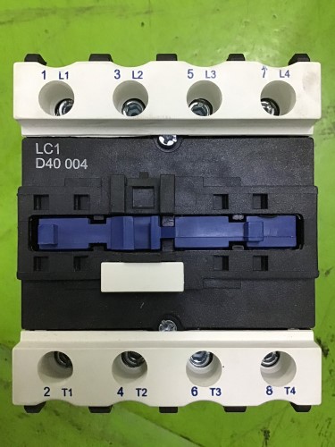 SCHNEIDER LC1-D40004E7 ราคา 3,300 บาท