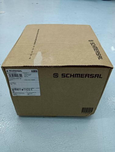 SCHMERSAL LIMIT SWITCH MODEL: TA471-03/03Y-H-RMS-840 ราคา 36,000.00 บาท