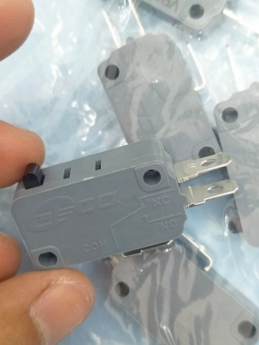 MICRO SWITCH DECO MODEL: VP531A-OFR 16A(3A)250V ราคา 288.00 บาท