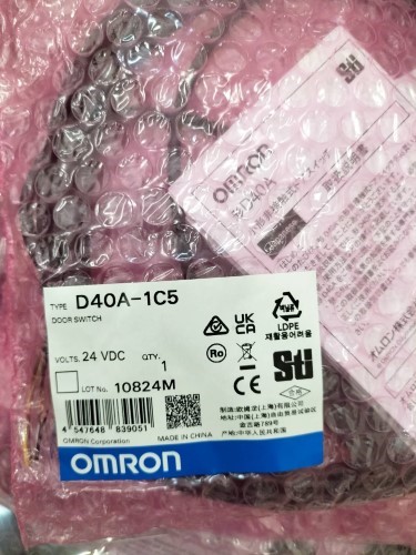 OMRON DOOR SWITCH MODEL: D40A-1C5 24VDC ราคา 3,300.00 บาท