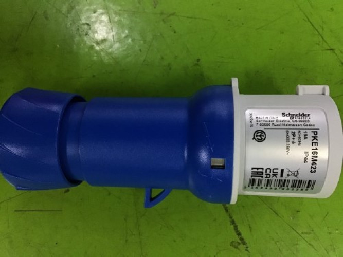 SCHNEIDER POWER PLUG PKE16M423 16A 2P+E ราคา 450 บาท