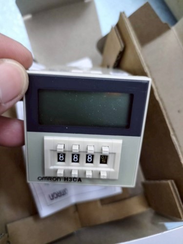 OMRON TIMER MODEL: H3CA-8 220VAC ราคา 1,848.00 บาท