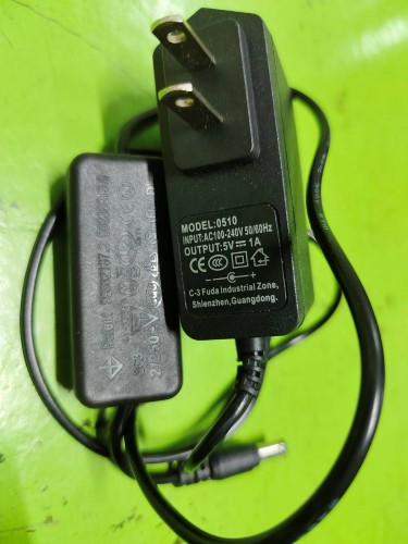 AC/DC ADAPTER ที่ชาร์จ MODEL: 0510 5V 1A ราคา 300 บาท