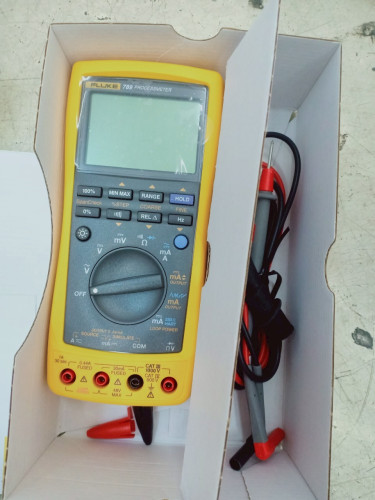 FLUKE 789 PROCESS METER MODEL: FLUKE-789 ราคา 42,400 บาท