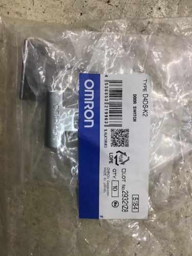 KEYENCE D4DS-K2 ราคา 290 บาท