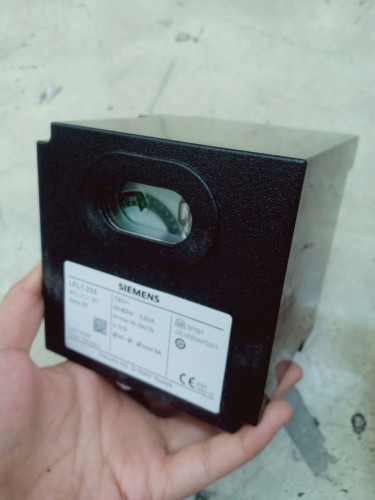 SIEMENS BURNER CONTROL MODULE MODEL: LFL1.333 230V 50-60HZ ราคา 14,820 บาท