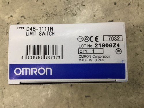 OMRON D4B-1111N ราคา 900 บาท