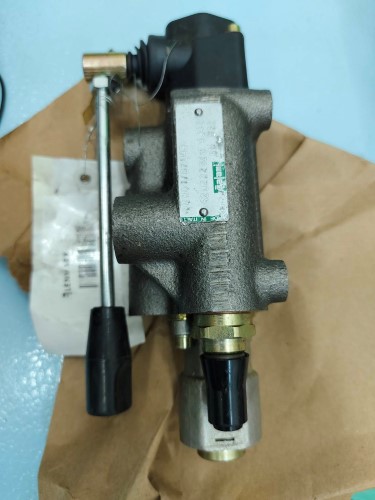 SALAMI MONOBLOCK DIRECTIONAL CONTROL VALVE MODEL: VDM07/D/U4S ราคา ...