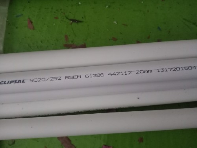 CLIPSAL ท่อร้อยสายไฟ UPVC 9020/292 ราคา 80 บาท