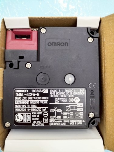 OMRON GUARD LOCK SAFETY-DOOR SWITCH MODEL: D4NL-4CFA-B 24VDC ราคา 3,285 ...
