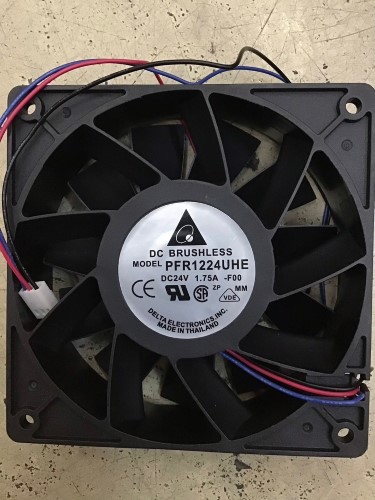DC BRUSHLESS PFR1224UHE DC24V 1.75A ราคา 1,350 บาท