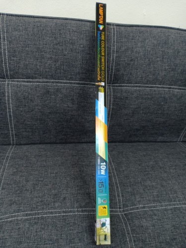 LAMPTAN LED TUBE COLOUR SWITCH GOLD 10W 3 LIGHTS DAYLIGHT>WARM WHITE>COOL WHITE ราคา 178.20 บาท