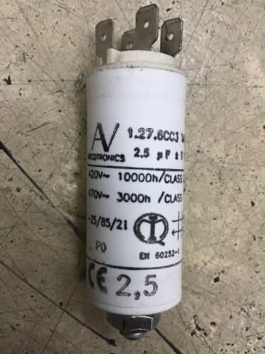 AV ARCOTRONICS CAPACITOR 2.5 470V ราคา 4,500 บาท