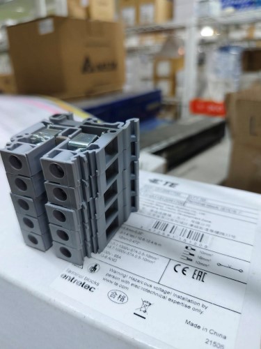TE TERMINAL BLOCK ENTRELEC SNA MODEL: 1SNA115120R1700 M10/10 ราคา 50.00 บาท