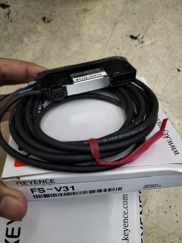KEYENCE MODEL: FS-V31 ราคา 3,000 บาท