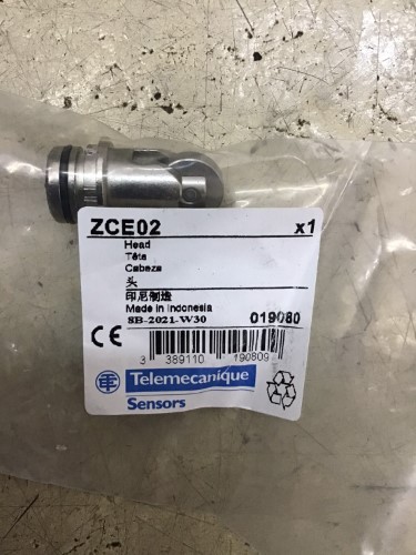 TELEMECANIQUE ZCE02 ราคา 385 บาท