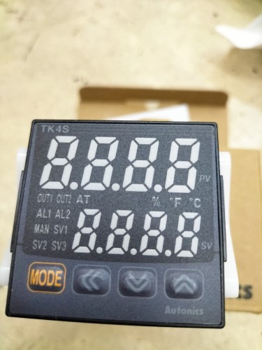 AUTONICS TEMPERATURE CONTROLLER MODEL: TK4S-14RN ราคา 2,000.00 บาท