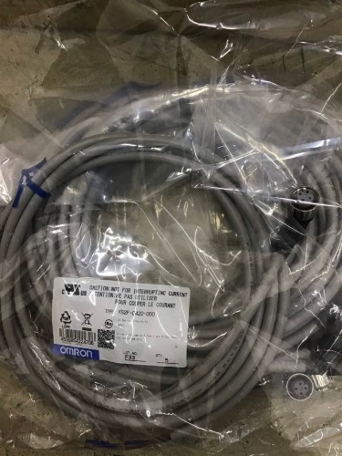 OMRON XS2F-D422-DD0 ราคา 450 บาท