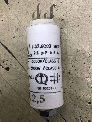 AV ARCOTRONICS CAPACITOR 2.5 470V ราคา 4,500 บาท