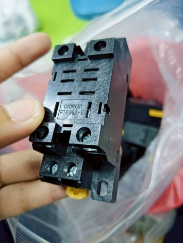 OMROM RELAY MODEL: PYF08A-E ราคา 40.00 บาท
