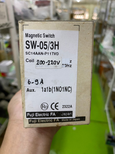 FUJI ELECTRIC SW-05/3H 200-220V 6-9A ราคา 400 บาท