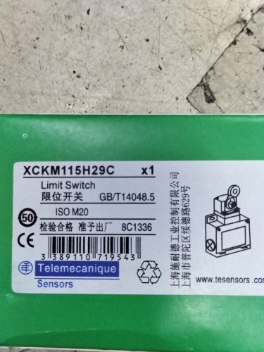 TELEMECANIQUE XCKM115H29 ZCKM1+ZCKD15 (แบบลูกล้อ) ราคา 936.60 บาท