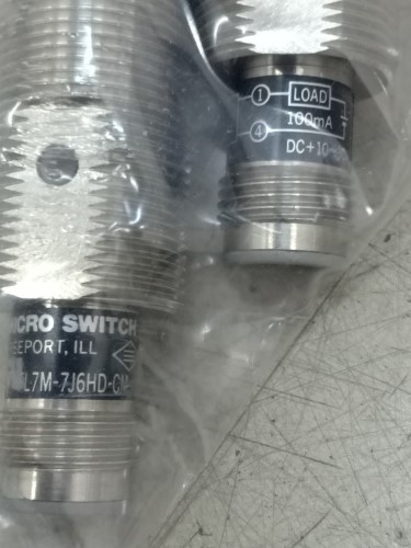 MICRO SWITCH PROX FL7M-7J6HD-CM ราคา 3,300 บาท