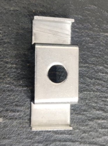 SOLAR MOUNTING MODEL MT-W4CM8 WALKWAY M CLAMP WITH NUT&BOLT ราคา 60 บาท