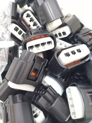 YAZAKI CONNECTOR 7283-7449-30 ราคา 83 บาท