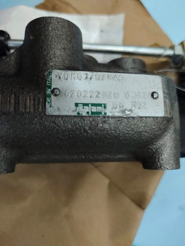 SALAMI MONOBLOCK DIRECTIONAL CONTROL VALVE MODEL: VDM07/D/U4S ราคา ...