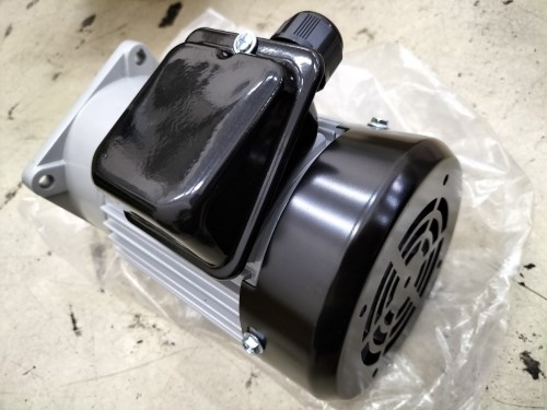 LY LUSON GEAR MOTOR J230V18-200-20-C(Y) ราคา 13,524 บาท