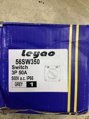 SURFACE SWITCH CLIPSAL 56SW350 3POLE 500V 50A ราคา 1,250 บาท