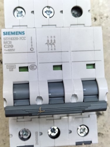 SIEMENS 5SY4320-7CC ราคา 1,560.65 บาท