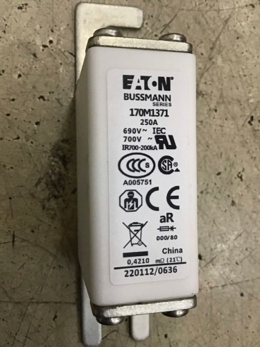EATON BUSSMANN 170M1371 ราคา 1,100 บาท