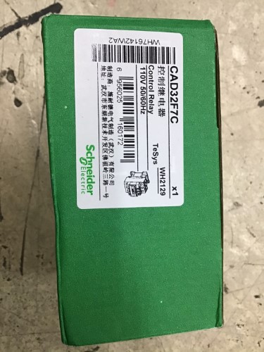 SCHNEIDER CAD32F7 ราคา 748 บาท