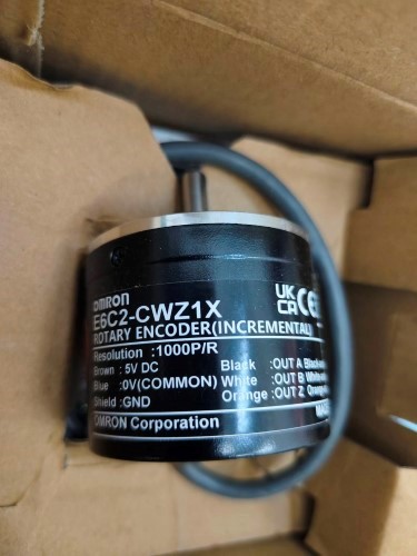 OMRON ROTARY ENCODER MODEL: E6C2-CWZ1X 5V DC 1000P/R ราคา 9,500.00 บาท