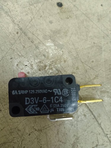 OMRON MINIATURE BASIC SWITCH D3V-6-1C4 ราคา 380 บาท