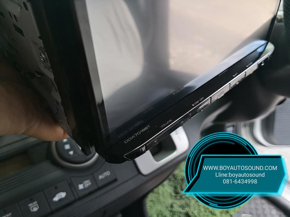 kenwood ddx7018bt vs honda freed หล่อล้ำ เล่นyoutube weblink waze และอื่นๆได้อีกเพียบ