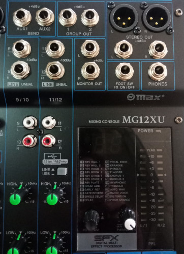 MAX MG12XU 12-Channel Mixing Console
