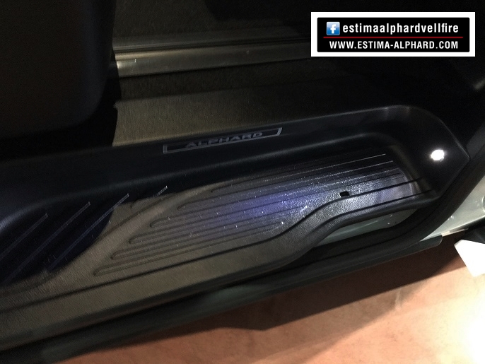 ไฟส่องสว่างที่บันได LED Step Light อุปกรณ์ตกแต่งของแท้สำหรับ Alphard 30 ...