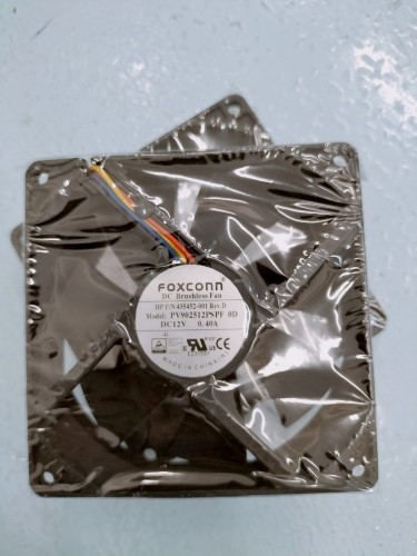 FOXCONN DC BRUSHLESS FAN MODEL: PV902512PSPF DC12V 0.4A ราคา 900.00 บาท
