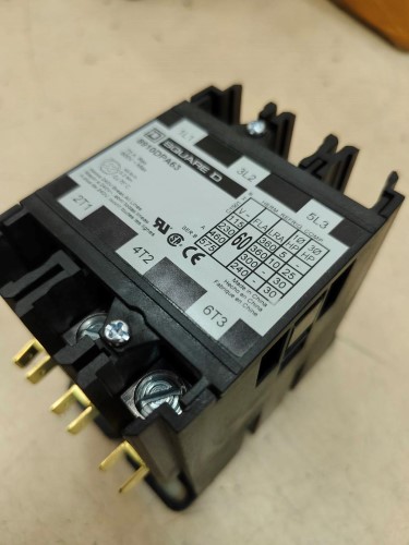 SQUARE D MAGNETIC CONTACTOR MODEL: 8910DPA63 60A ราคา 11,800 บาท