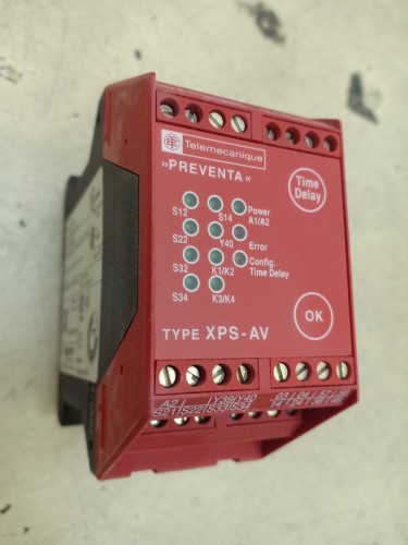 SCHNEIDER XPSAV11113 EMERGENCY RELAY 24VDC ราคา 16,800 บาท