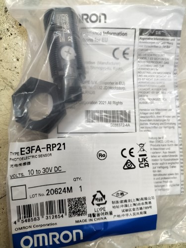 OMRON E3FA-RP21 ราคา 800 บาท