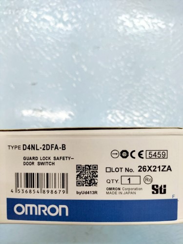 OMRON GUARD LOCK SAFETY-DOOR SWITCH MODEL: D4NL-2DFA-B ราคา 4,280.00 บาท